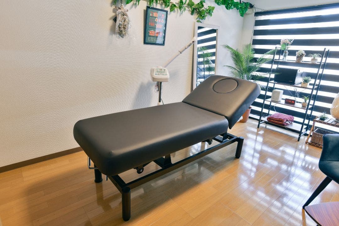 三軒茶屋駅歩３分｜素敵な建物におしゃれなサロン🎵 昇降式リクライニングベッドや調光照明が人気です💮の写真6