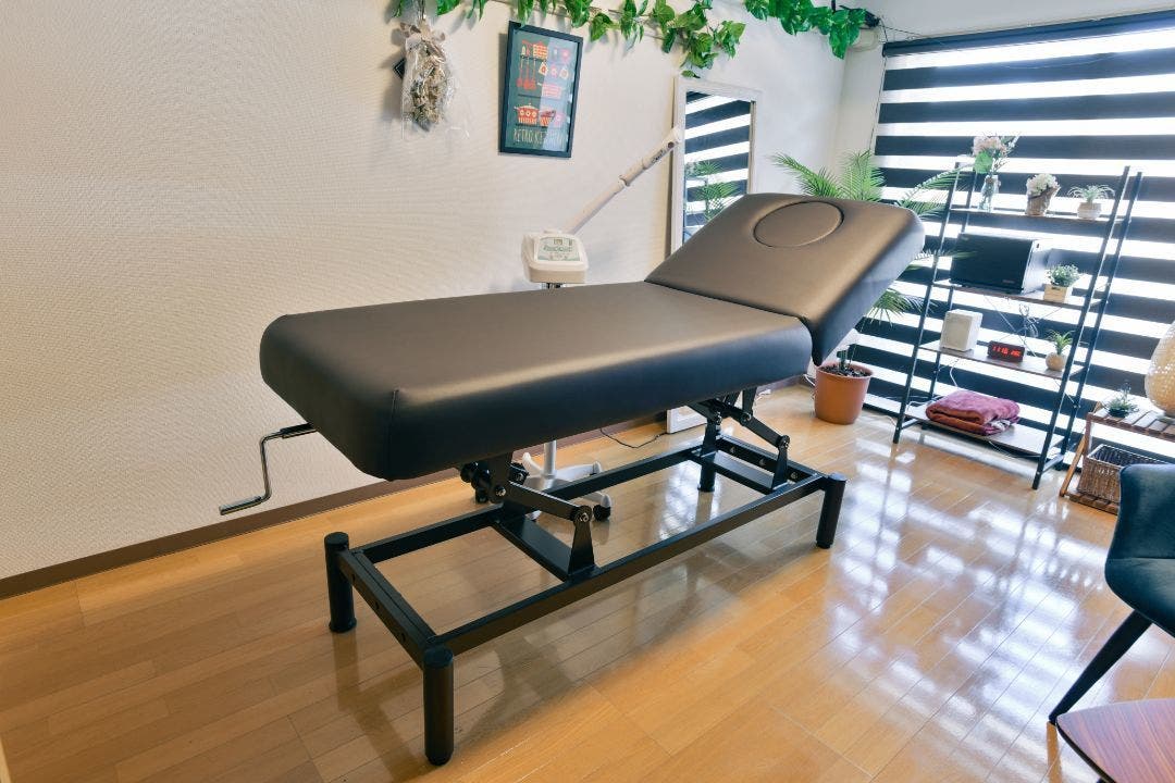 三軒茶屋駅歩３分｜素敵な建物におしゃれなサロン🎵 昇降式リクライニングベッドや調光照明が人気です💮の写真7