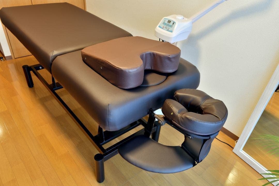 三軒茶屋駅歩３分｜素敵な建物におしゃれなサロン🎵 昇降式リクライニングベッドや調光照明が人気です💮の写真8