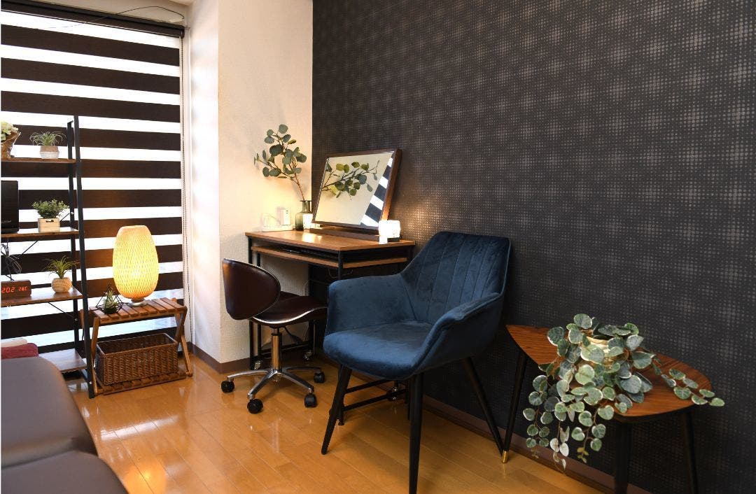 三軒茶屋駅歩３分｜素敵な建物におしゃれなサロン🎵 昇降式リクライニングベッドや調光照明が人気です💮の写真14