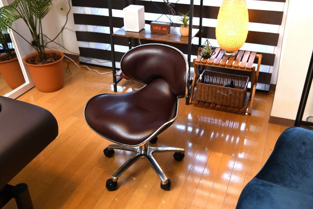 三軒茶屋駅歩３分｜素敵な建物におしゃれなサロン🎵 昇降式リクライニングベッドや調光照明が人気です💮の写真15