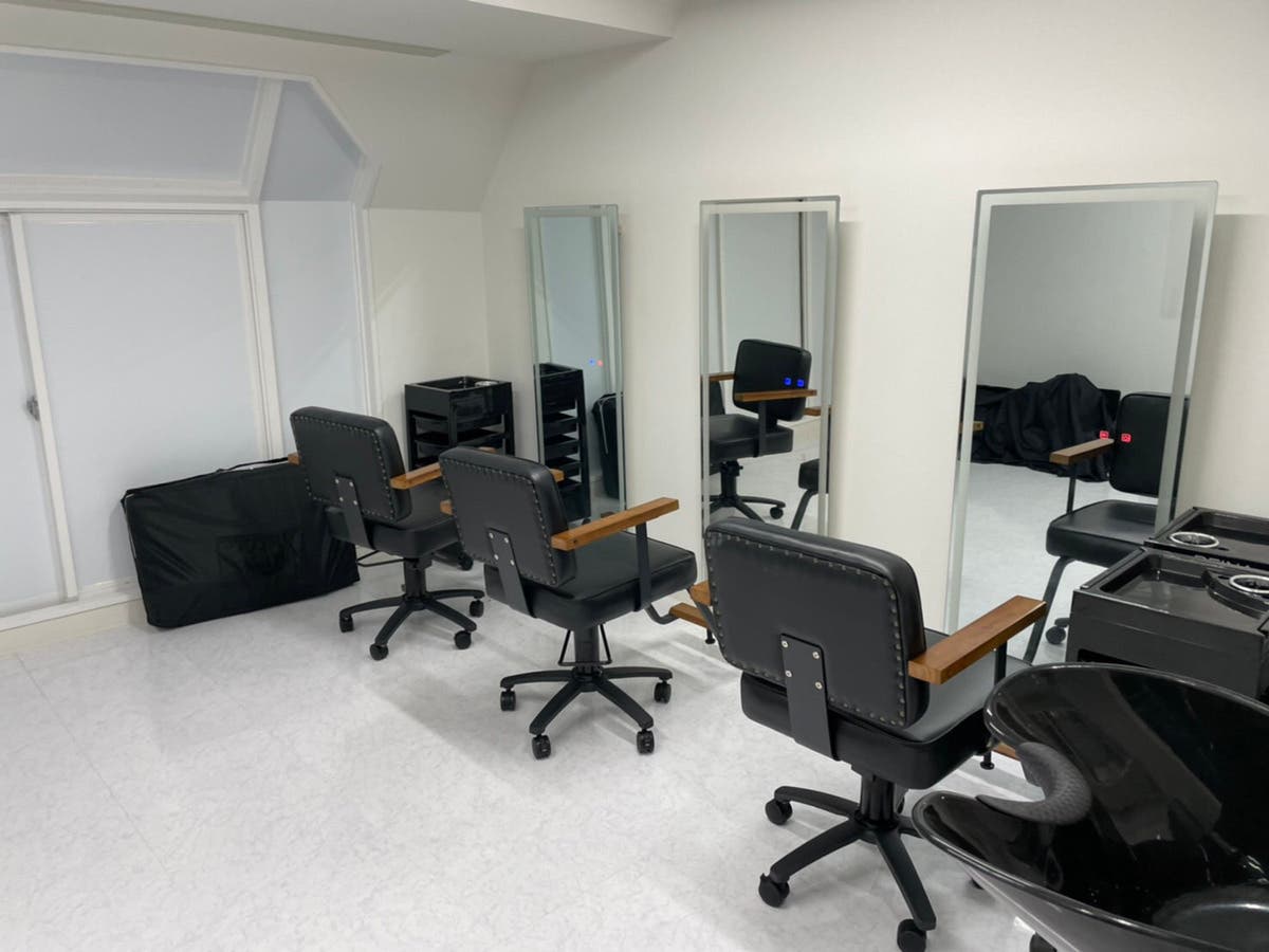 【原宿駅徒歩3分】竹下通り至近！自分だけのヘアメイクサロンを実現！ Youtube撮影OK! ロケ撮影控え室に！面貸しの写真17