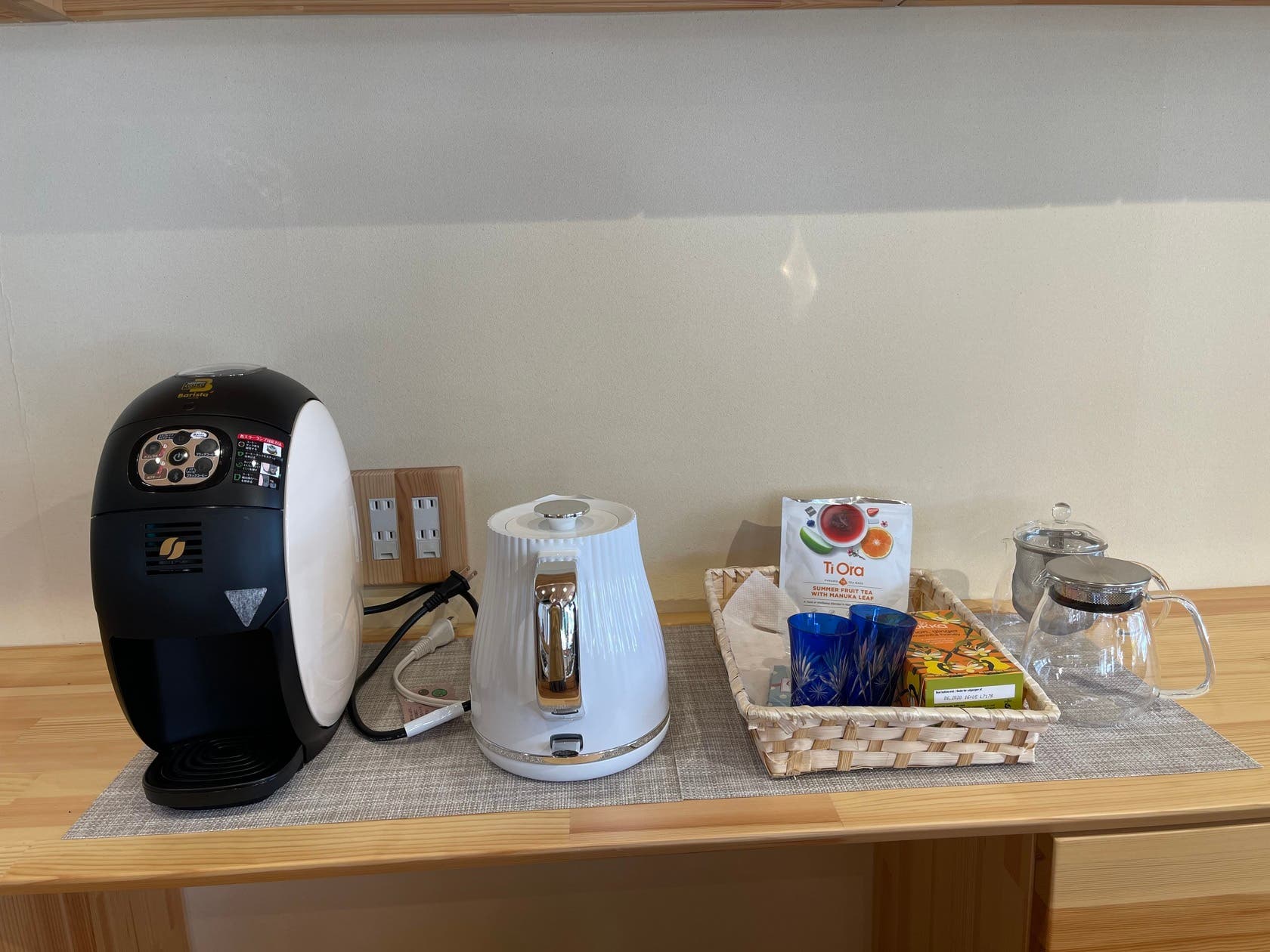 木らら～江坂の小さなショールーム～は無垢素材の床や家具が気持ちいい空間！ワークショップや会議に最適の写真11