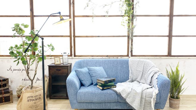 【西梅田駅徒歩3分】撮影スタジオ◆ スタジオファシル ◆撮影小物充実/メイクスペース/背景充実/リッツカールトン裏にオープンの写真1