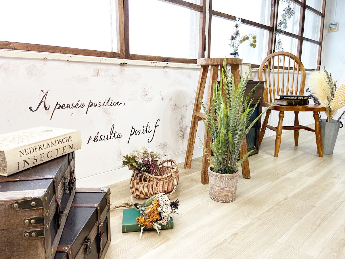 【西梅田駅徒歩3分】撮影スタジオ◆ スタジオファシル ◆撮影小物充実/メイクスペース/背景充実/リッツカールトン裏にオープンの写真10