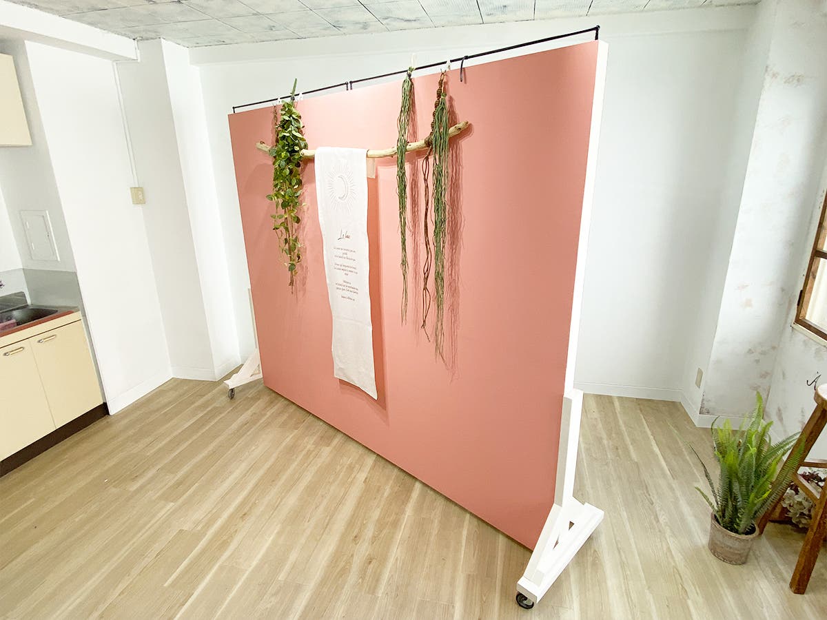 【西梅田駅徒歩3分】撮影スタジオ◆ スタジオファシル ◆撮影小物充実/メイクスペース/背景充実/リッツカールトン裏にオープンの写真19