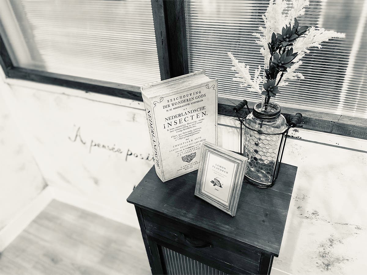 【西梅田駅徒歩3分】撮影スタジオ◆ スタジオファシル ◆撮影小物充実/メイクスペース/背景充実/リッツカールトン裏にオープンの写真23