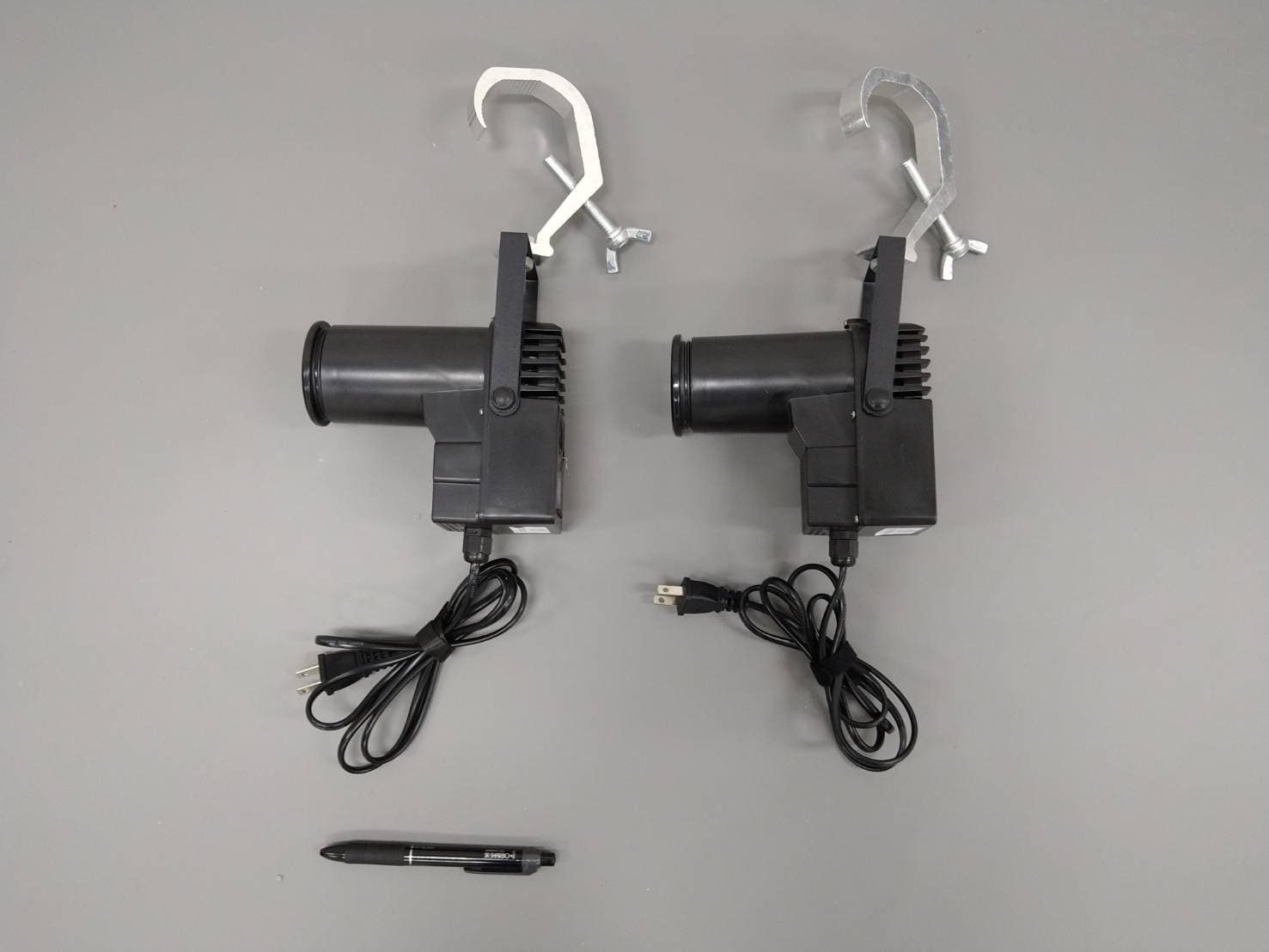 スポットライト ×2の画像1