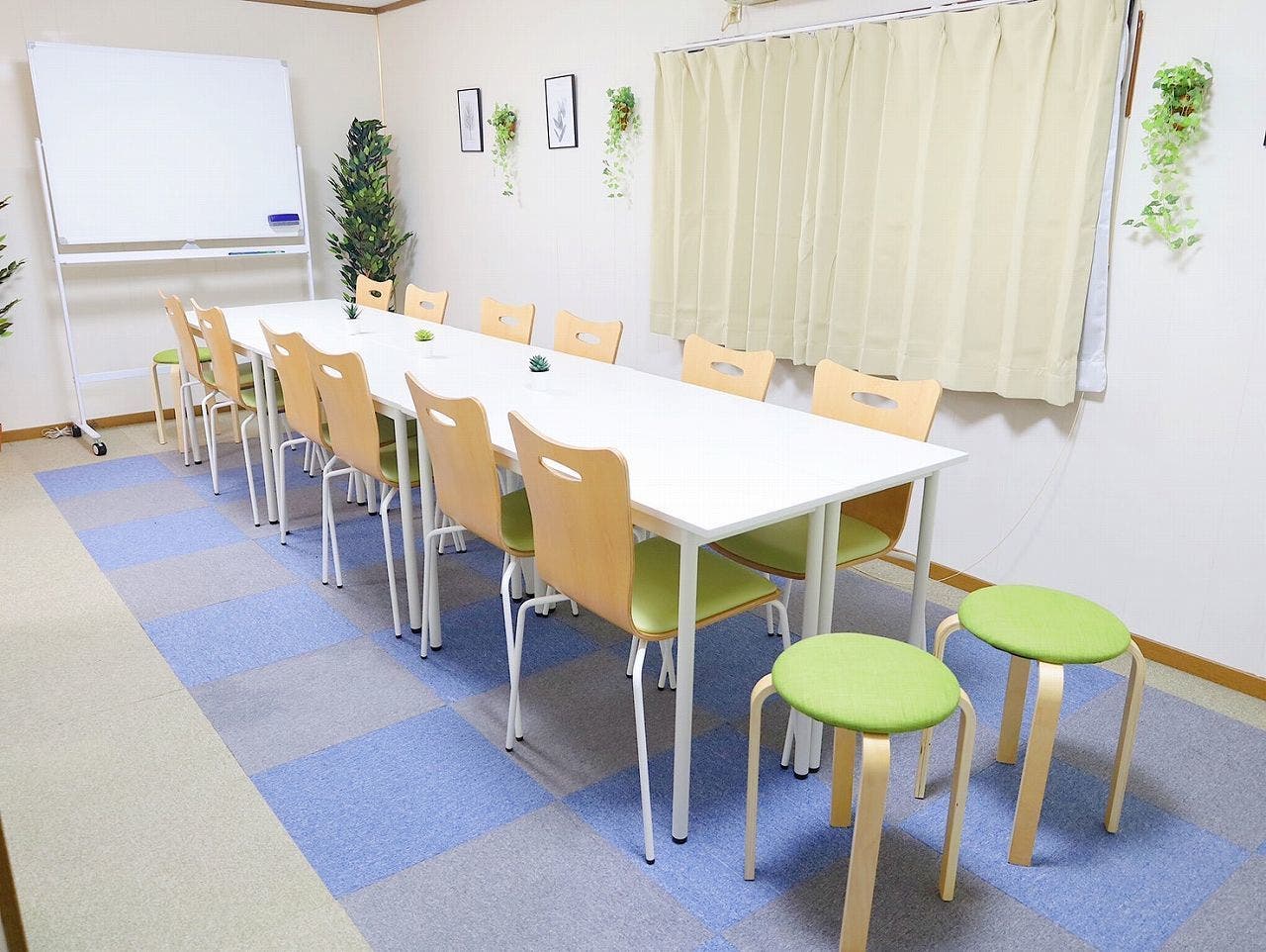 【渋谷駅3分！16名利用可！】綺麗な室内！WiFi・プロジェクター・ホワイトボード全て無料！ふれあい貸し会議室 渋谷Cの写真10