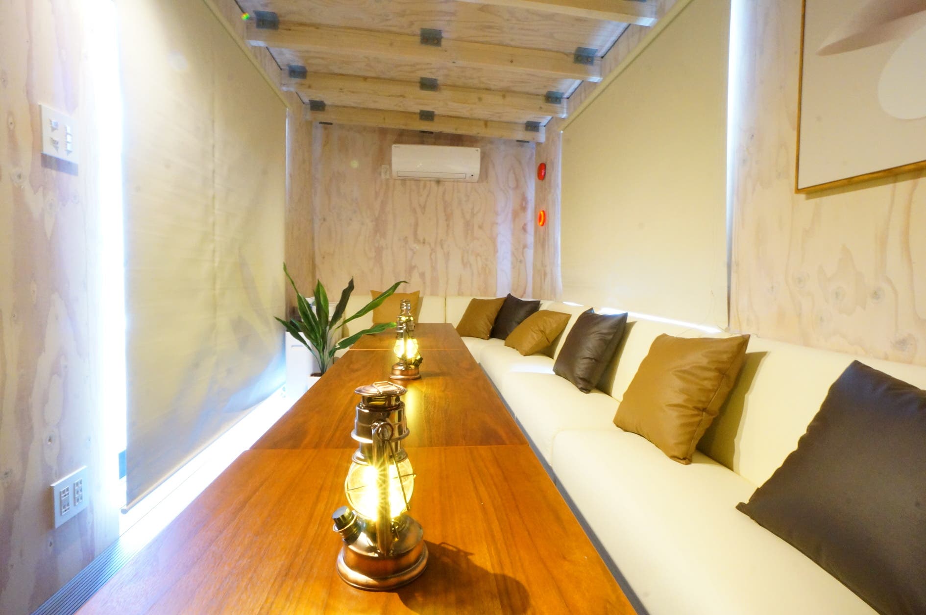 ＜南森町プライベートパーク＞冷暖房完備コンテナ＆緑あふれる庭付き✨夏でも快適！会議・セミナー・撮影に最適なプライベート空間の写真10