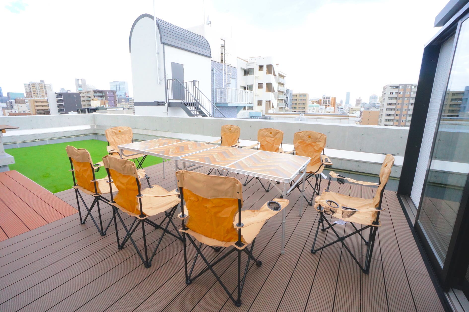 ＜南森町プライベートパーク＞冷暖房完備コンテナ＆緑あふれる庭付き✨夏でも快適！会議・セミナー・撮影に最適なプライベート空間の写真17