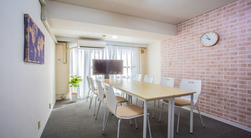 【久屋大通駅1番出口40秒！12名】綺麗な室内！WiFi・大型モニター・ホワイトボード全て無料！土足可！ふれあい貸し会議室 栄C