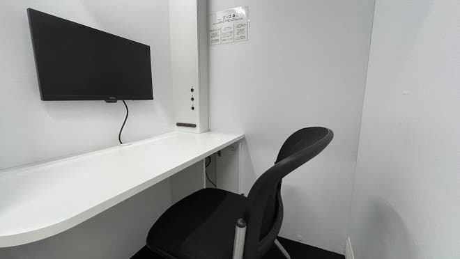 テレワークブース 品川Ⅱ【 品川駅 5分 】設備・備品使い放題♪ 完全個室 ★ 無料 WiFi 駅近!の写真1