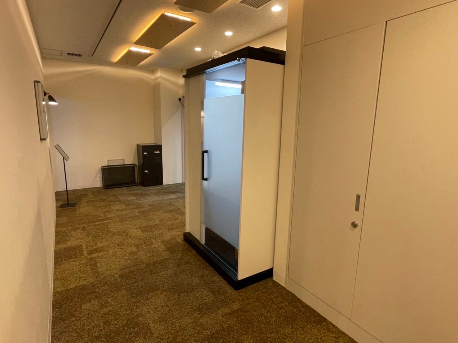 テレワークブース 品川Ⅱ【 品川駅 5分 】設備・備品使い放題♪ 完全個室 ★ 無料 WiFi 駅近！の写真5