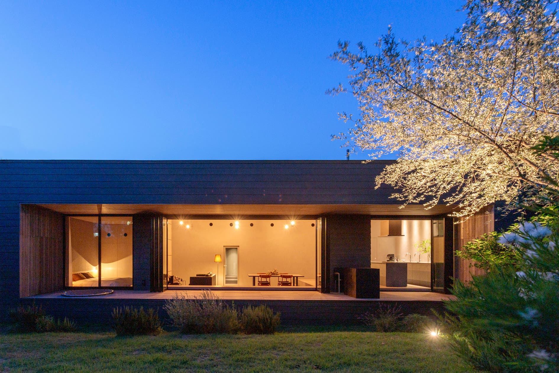 自然光溢れる一軒家。様々な演出可。動画撮影/ロケ撮影で人気。(広々テラス、ガーデン付)【承認型予約なので、まずはお問合せ下さい】の写真8