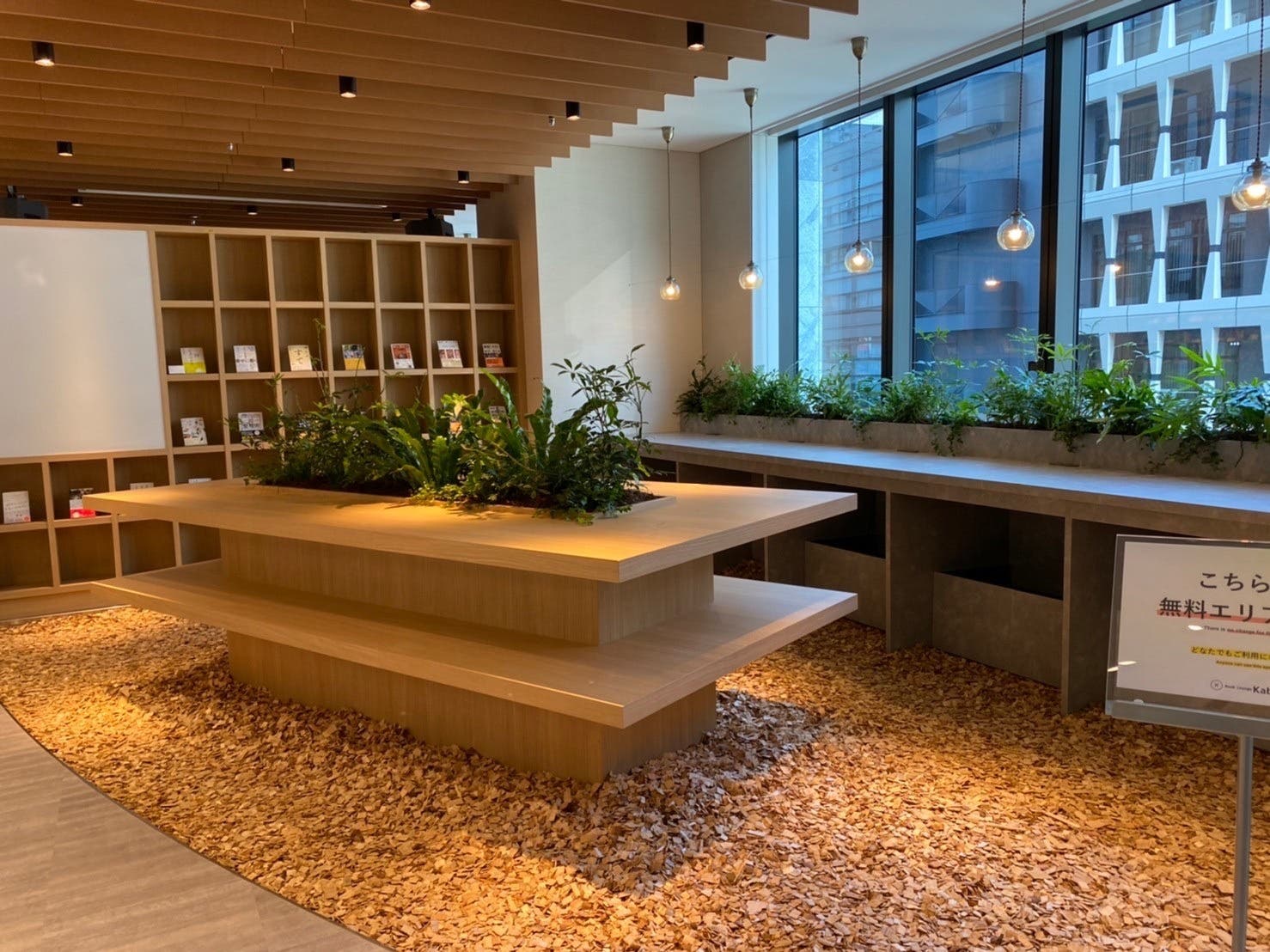 10月オープンしたばかりのBook Lounge Kable　ミーティングルームの写真5