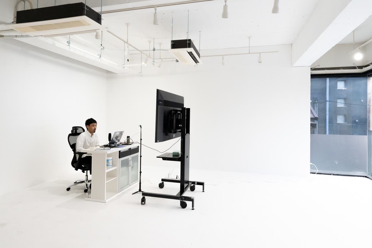 [白背景スタジオ/長野駅]自然光の入る、白背景、シロハコスペース/撮影スタジオの写真2