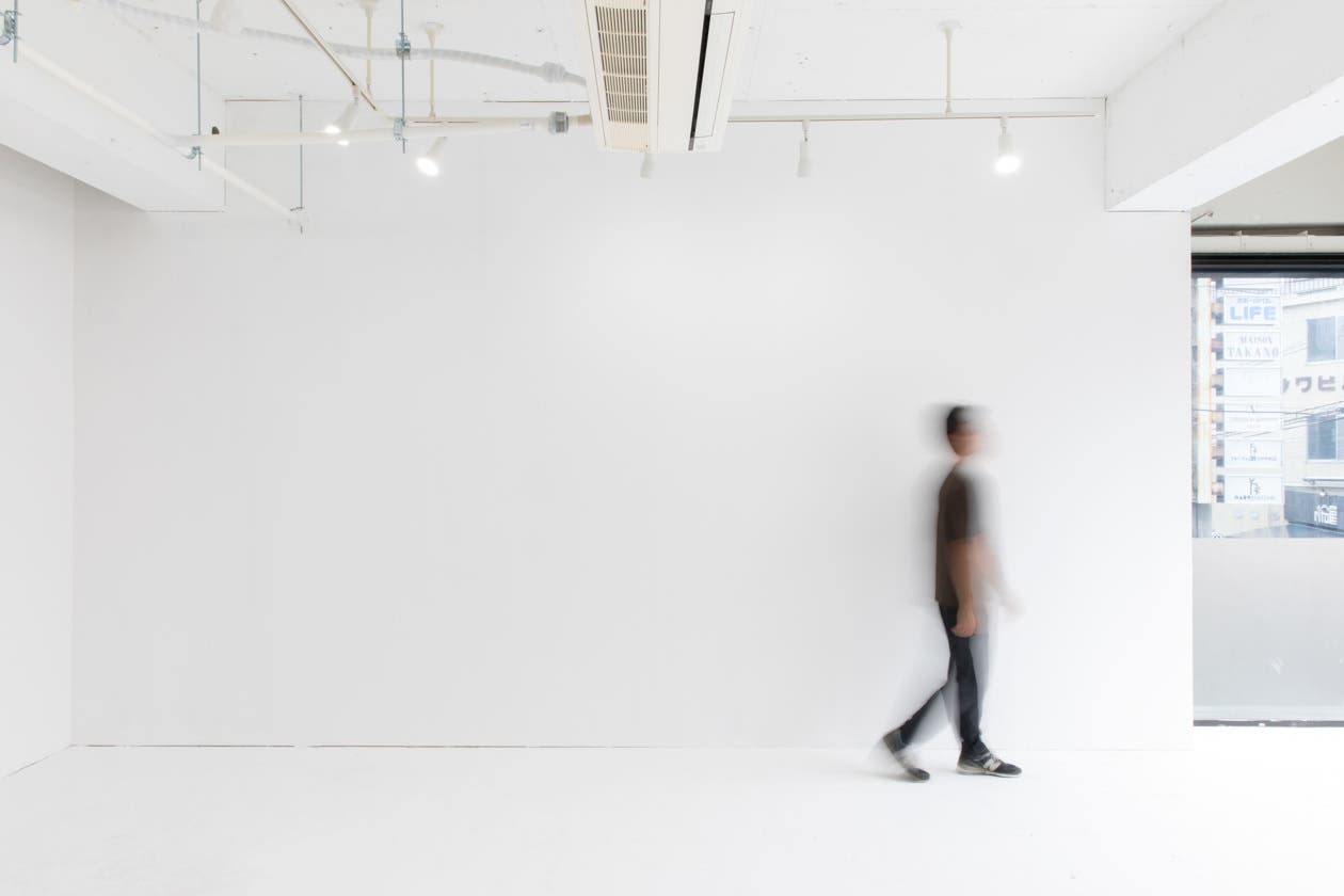 [白背景スタジオ/長野駅]自然光の入る、白背景、シロハコスペース/撮影スタジオの写真3