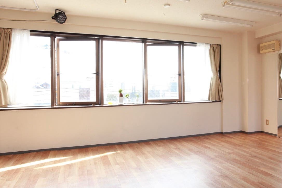 レンタルスタジオDAYS 与野店３階♪ ダンス・ヨガ・演技練習・武道などに！暗幕、充実の照明器具でダンスに没入できます☆の写真8