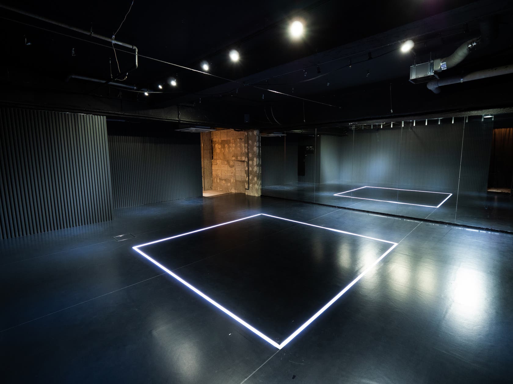 🏆2024年ベストホスト賞受賞🏆【駅徒歩1分】黒とコンクリートのインダストリアルなスタジオ・撮影スペース📸ダンス/Youtubeの写真11