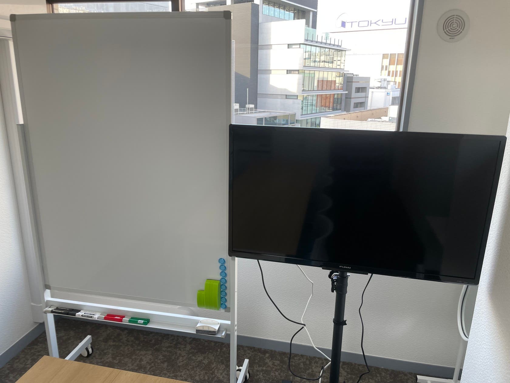 3号店//北口パルコ目の前【ボードゲーム8種類設置】各種教室、会議、商談、面接、研修、撮影、ボードゲーム等に最適な個室スペースの写真13