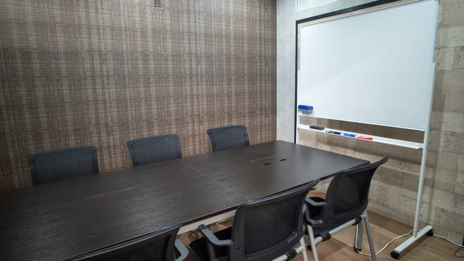 【リモートベースroom1】⚡️地域最安お手軽会議室⚡️ミーティング商談や面談に最適⚡️6人着席⚡️近鉄四日市3分⚡️隼光⚡️の写真5