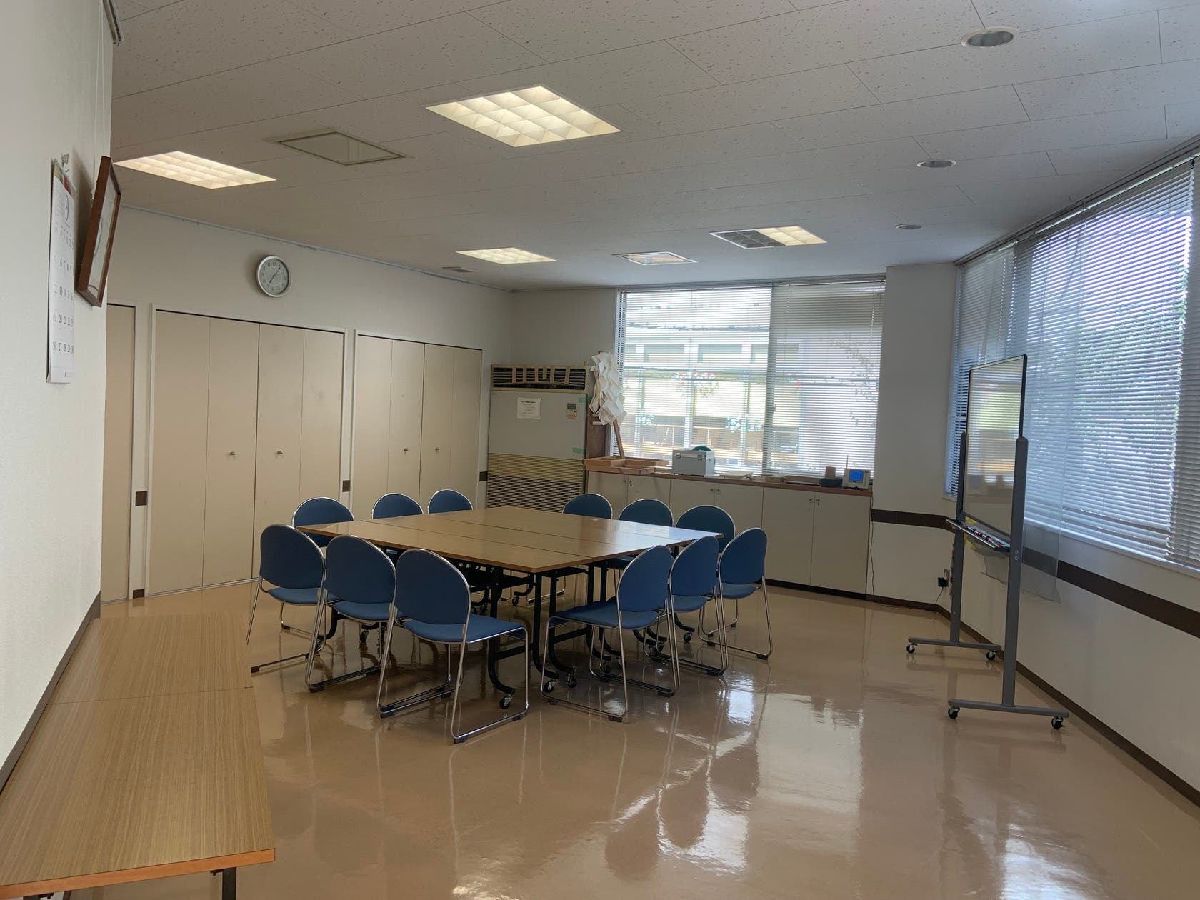 淡路町駅から徒歩2分。会議・懇談スペース。の写真1