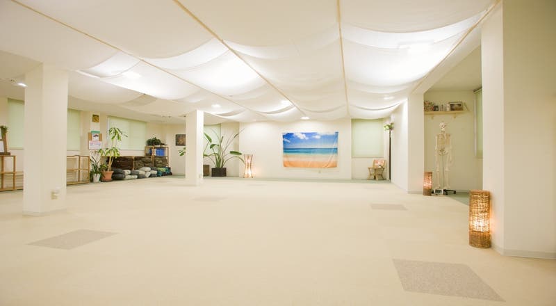 鈴鹿中央通り沿いのヨガスタジオ