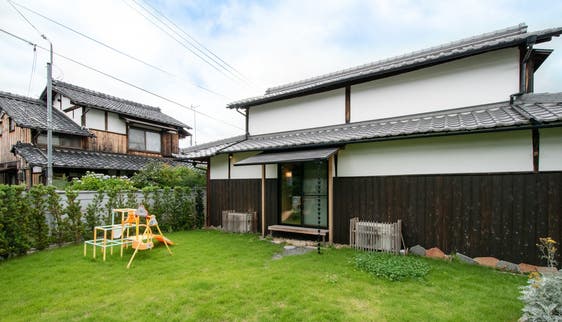 【京恋 琵琶湖】BBQができる大きなお庭とBBQセットがあるので、ご友人や女子会にぴったりです。の写真1
