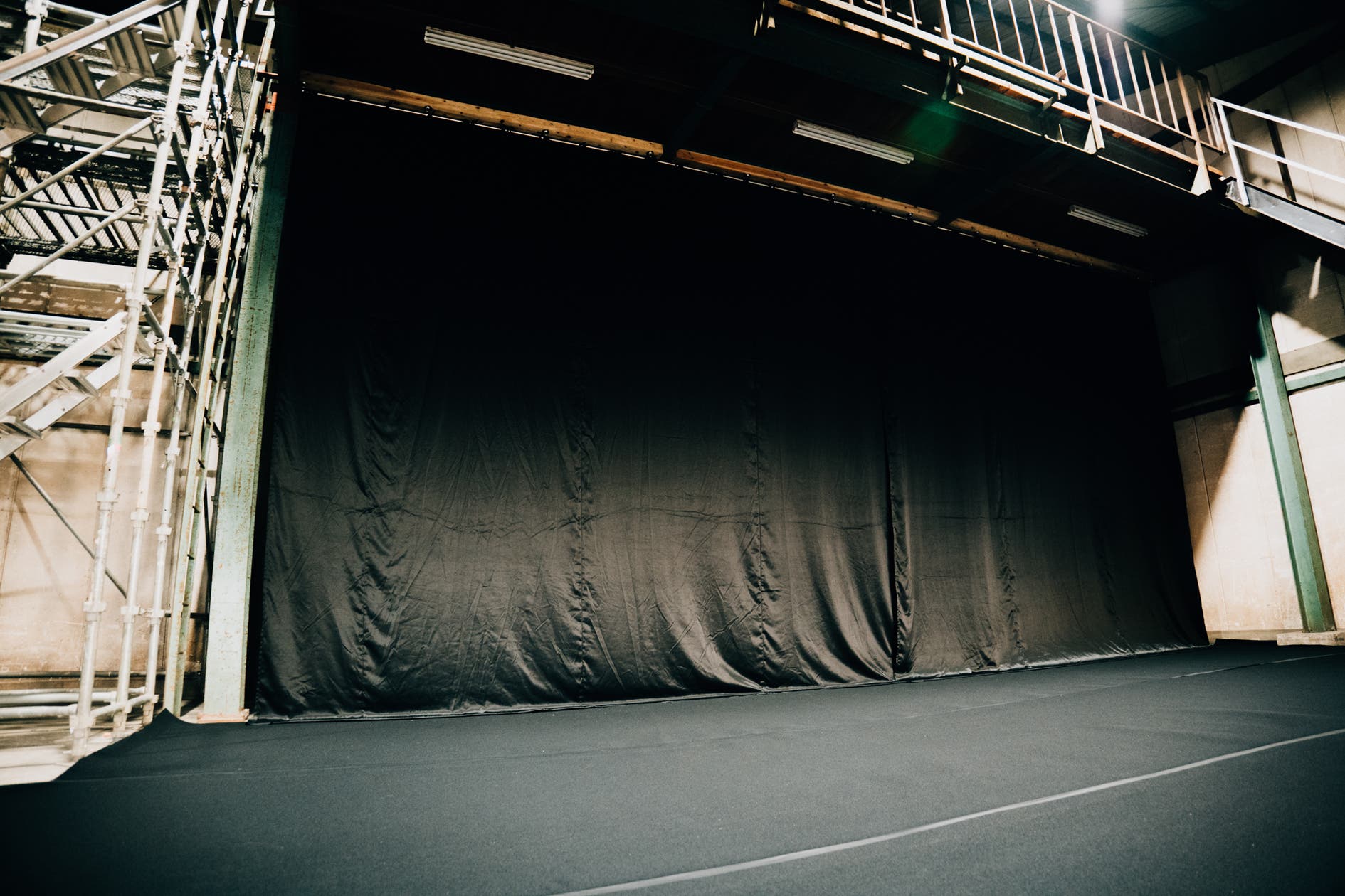 火・水使用OK/天井高20mの巨大倉庫スペース/豊富な機材/太陽光も十分、遮光も可能の写真24