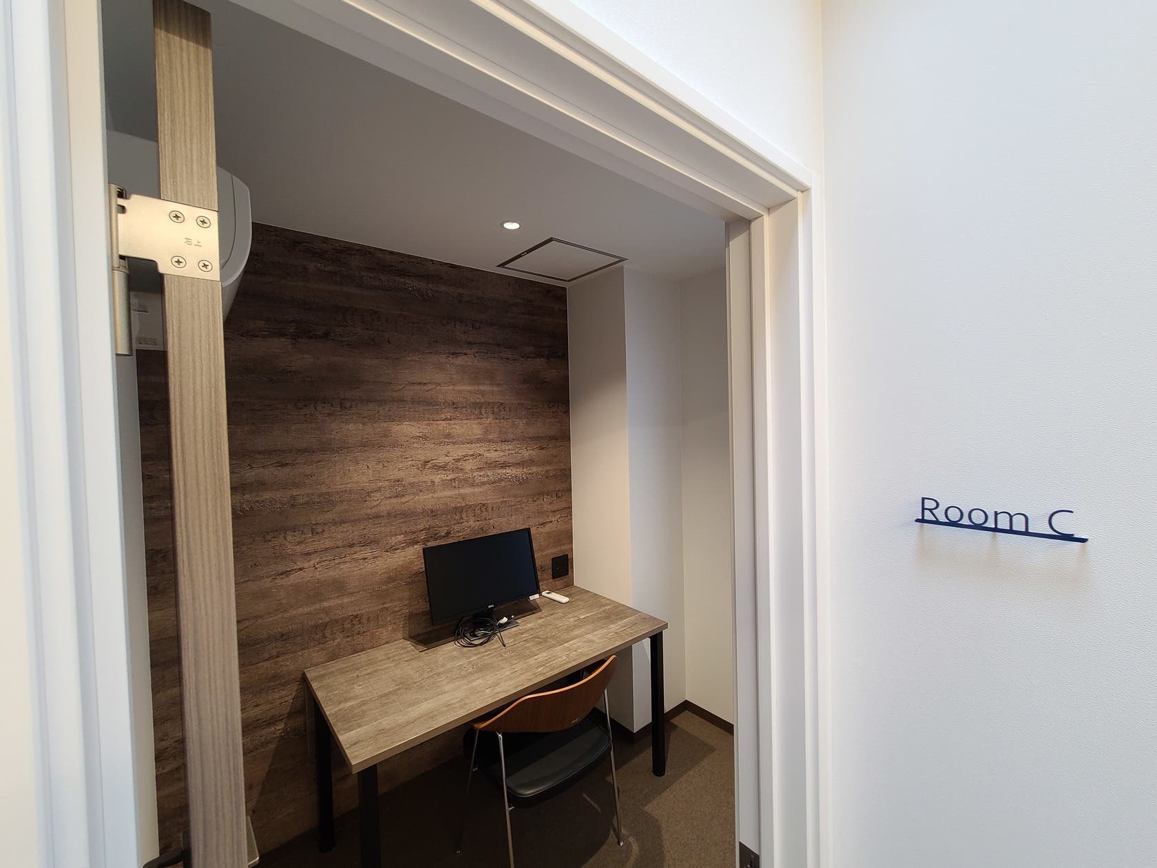 谷町四丁目駅4番より4分＜個室【RoomA】テレワーク＞リモートワーク/高速wifi/モニター/勉強/都度清掃/1時間から利用可の写真5