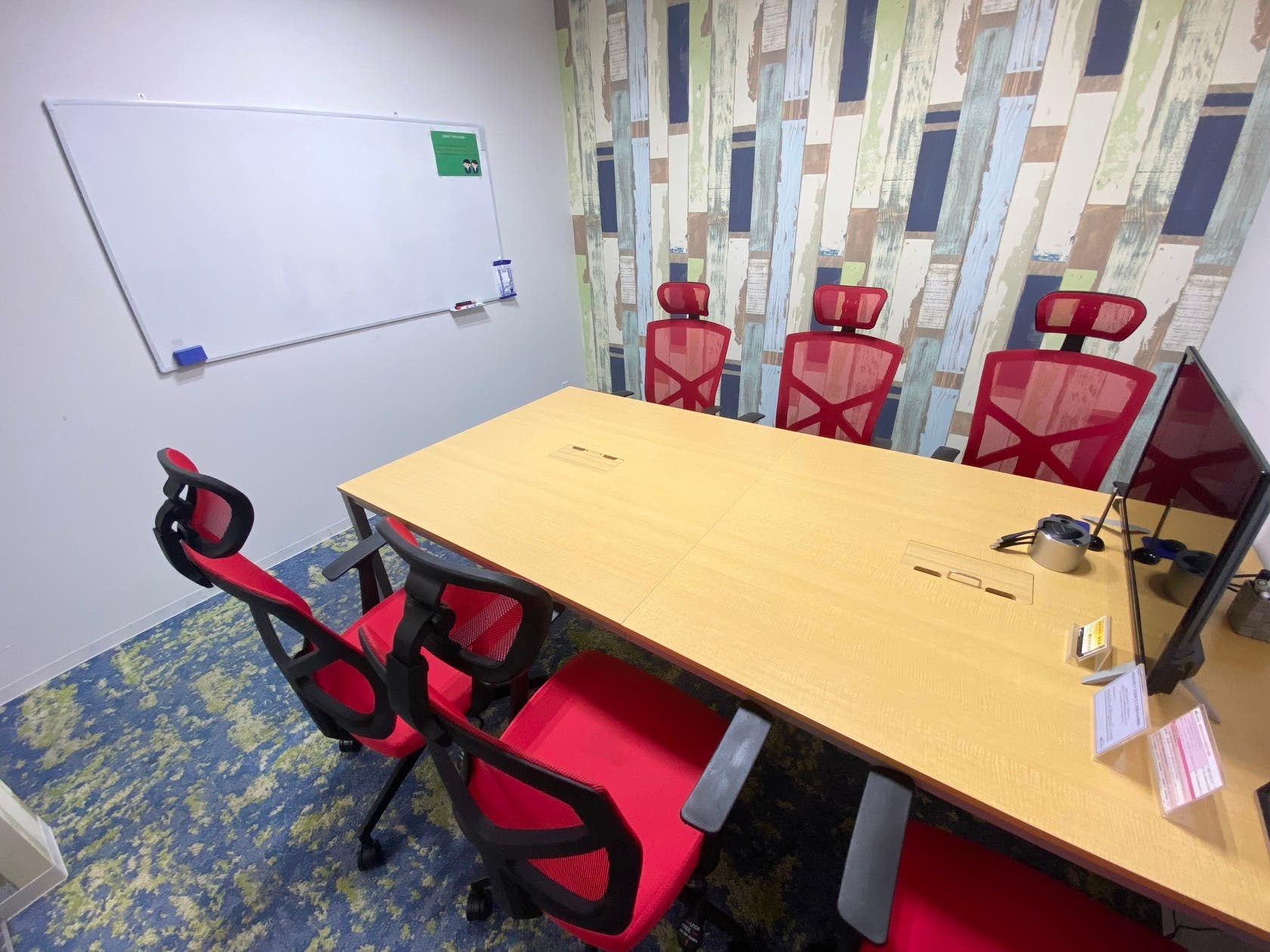 【BIZcircle大阪江戸堀】6名用会議室＃受付スタッフ＃フリードリンクの写真8