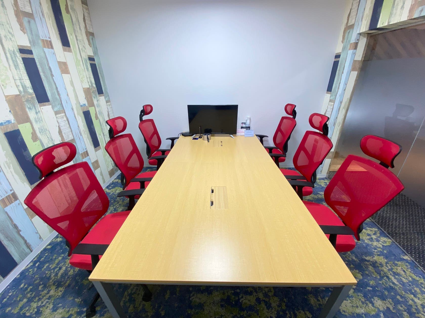 【BIZcircle大阪江戸堀】6名用会議室＃受付スタッフ＃フリードリンクの写真9