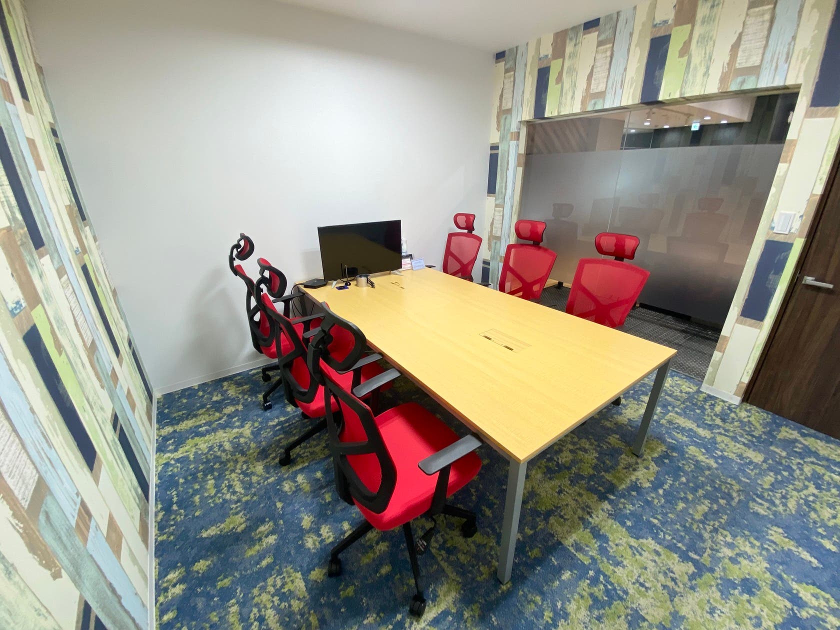 【BIZcircle大阪江戸堀】6名用会議室＃受付スタッフ＃フリードリンクの写真10