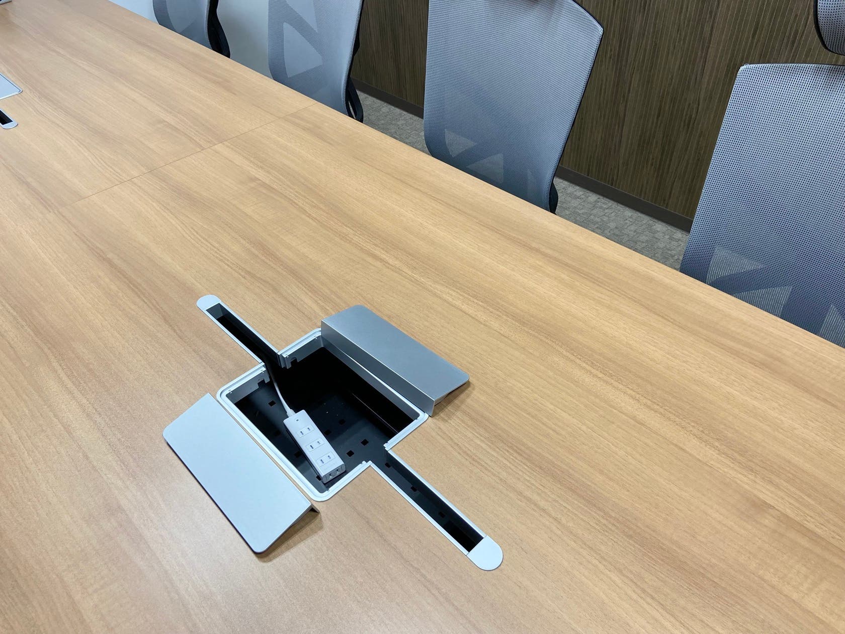 【江戸堀センタービル】肥後橋駅徒歩7分！大型モニター付き8名用会議室の写真15