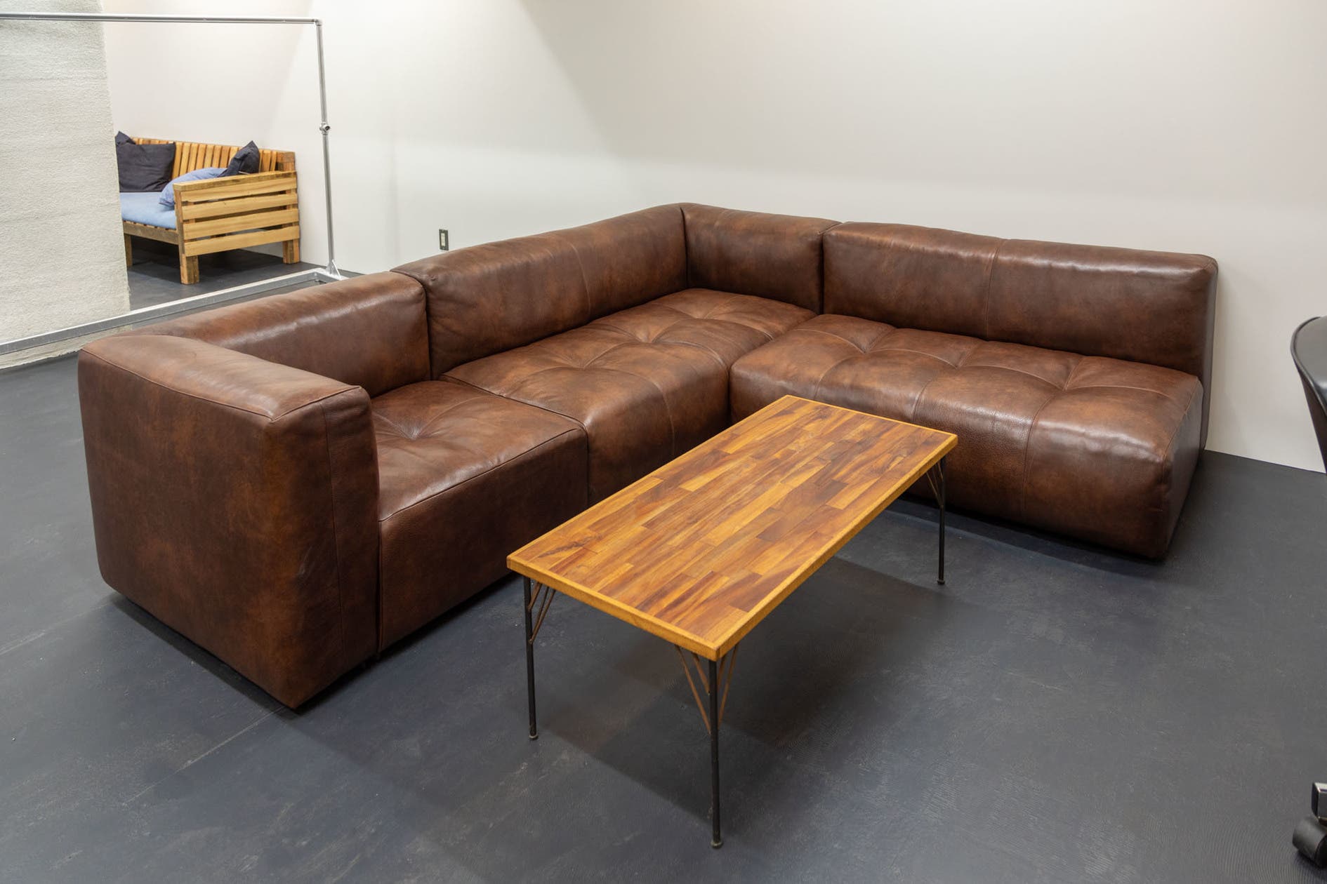 【JR赤羽駅徒歩3分】撮影イベント打ち合わせ等多目的にご利用いただけるレンタルスペース ※2025/12/31営業終了の写真7