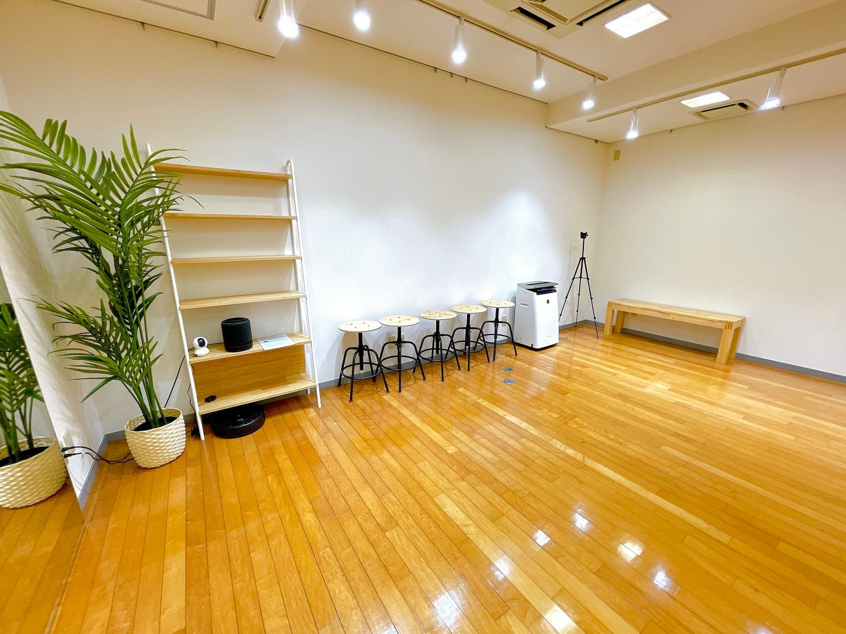 🉐24時間営業！三鷹駅徒歩6分 約50㎡のスタジオ／幅6m大型鏡 ダンス・ヨガ・ビジネス・セミナー・舞台・武道・撮影など多目的の写真15