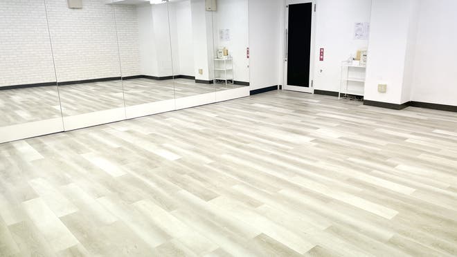 ⭐️エディオン本店すぐ裏にOPEN⭐️ダンス・ヨガ等に最適!24時間利用可能★Wi-Fi・ヨガマット無料貸出★の写真1