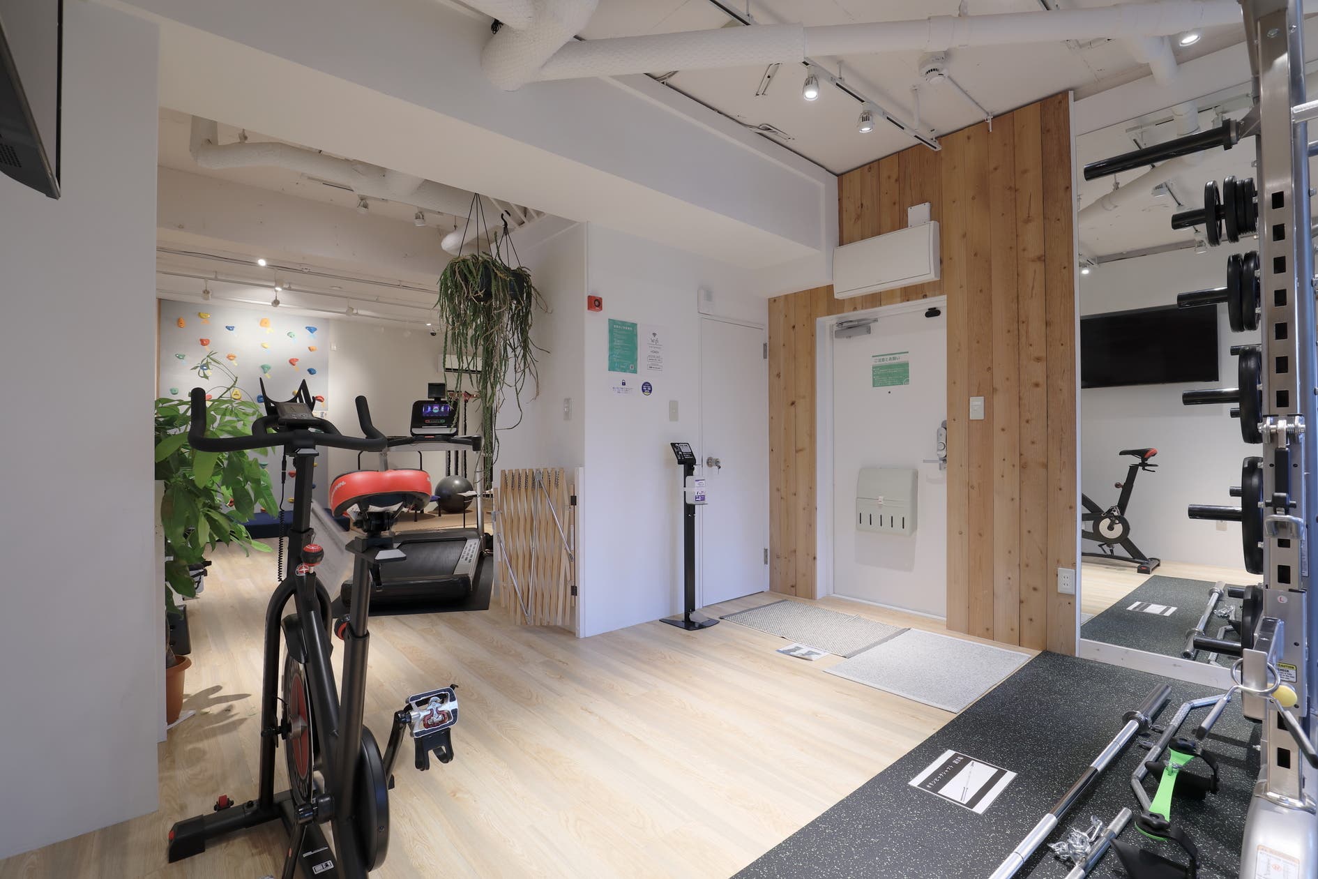 六本木徒歩6分　完全個室の貸切型GYM　50㎡の広々スペース　充実の設備の写真6