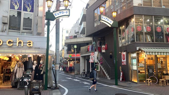 下北沢駅3分♪ 65型TV📺とBlu-ray・fireTVで動画鑑賞✨光WiFi 💖推し会女子会、ホムパ、Web会議やビジネスにの写真25