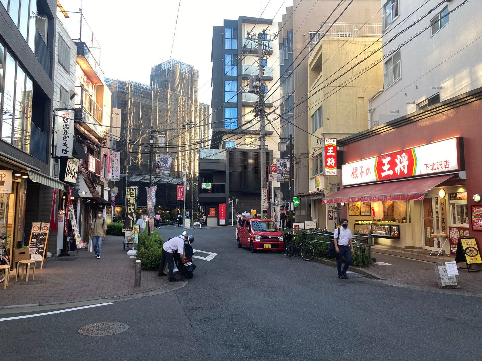 下北沢駅３分♪ 65型ＴＶ📺とBlu-ray・fireTVで動画鑑賞✨光WiFi 💖推し会女子会、ホムパ、Web会議やビジネスにの写真24