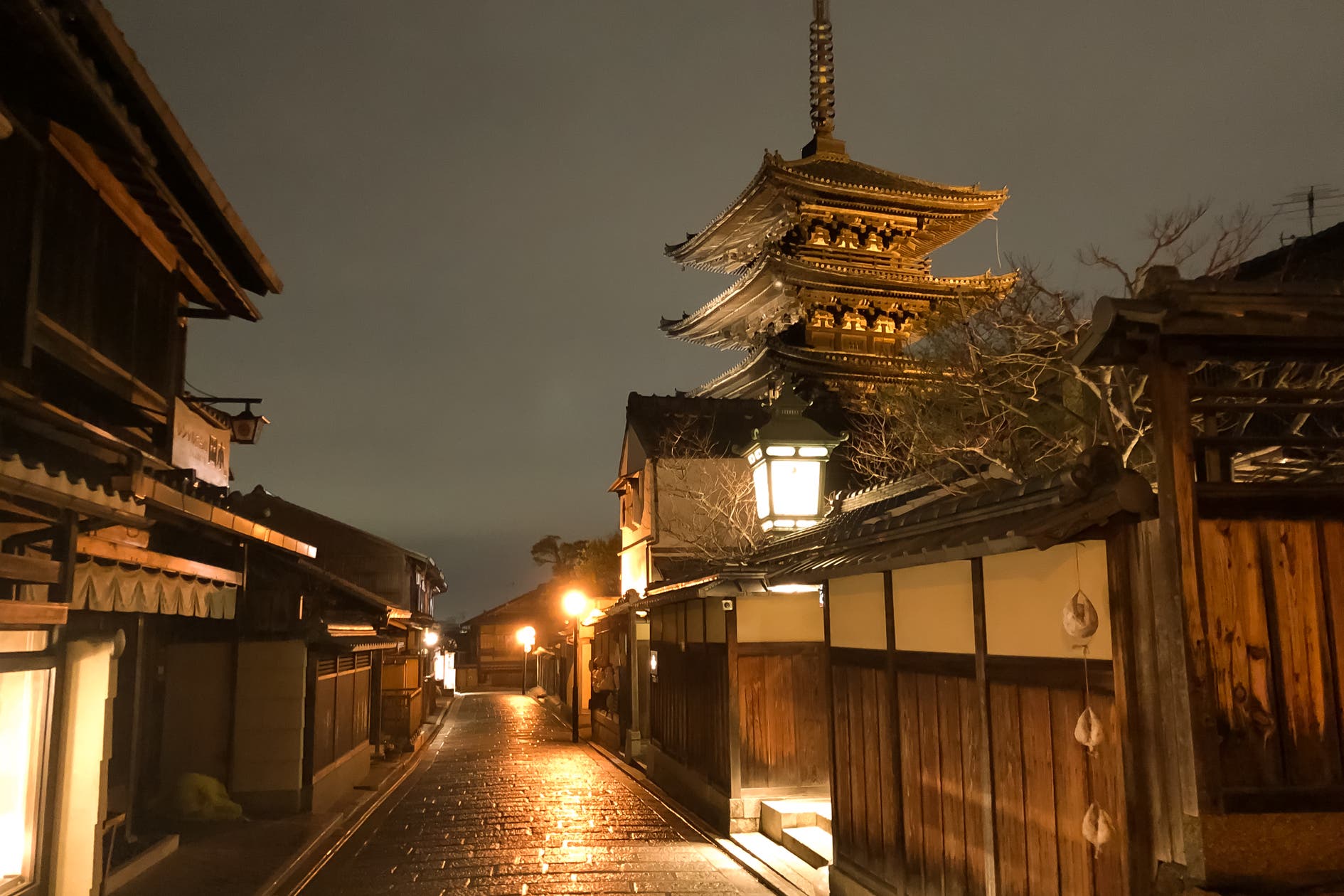 ラグジュアリーな邸宅で贅沢に古都が楽しめる！八坂の塔の隣！清水寺まで徒歩8分！の写真2