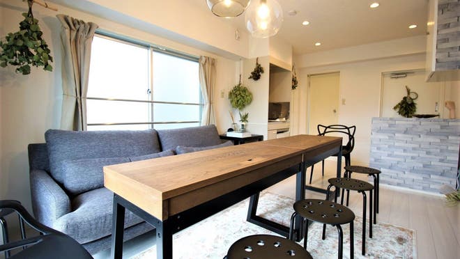 下北沢駅3分♪ 65型TV📺とBlu-ray・fireTVで動画鑑賞✨光WiFi 💖推し会女子会、ホムパ、Web会議やビジネスにの写真5