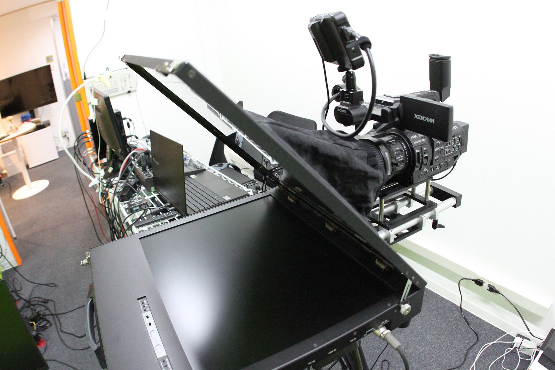 【手ぶらでok！】グリーンバック撮影やライブ配信に特化したミニスタジオ/中野駅近/中野ブロードウェイ2Fの写真10