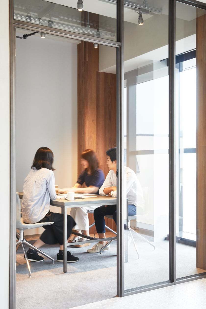 阪急京都線河原町駅から徒歩5分のコーワキングスペースです。の写真2