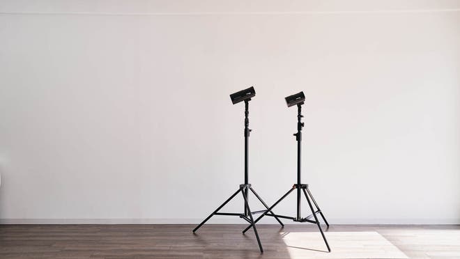 【商品撮影やポートレート撮影に最適】薬院駅徒歩5分の好立地/広々1R/シンプルな内装/白壁/白天井/Profoto貸出/自然光の写真1