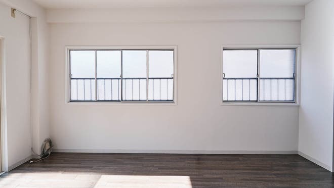 【商品撮影やポートレート撮影に最適】薬院駅徒歩5分の好立地/広々1R/シンプルな内装/白壁/白天井/Profoto貸出/自然光の写真3