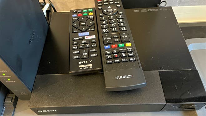 下北沢駅3分♪ 65型TV📺とBlu-ray・fireTVで動画鑑賞✨光WiFi 💖推し会女子会、ホムパ、Web会議やビジネスにの写真17