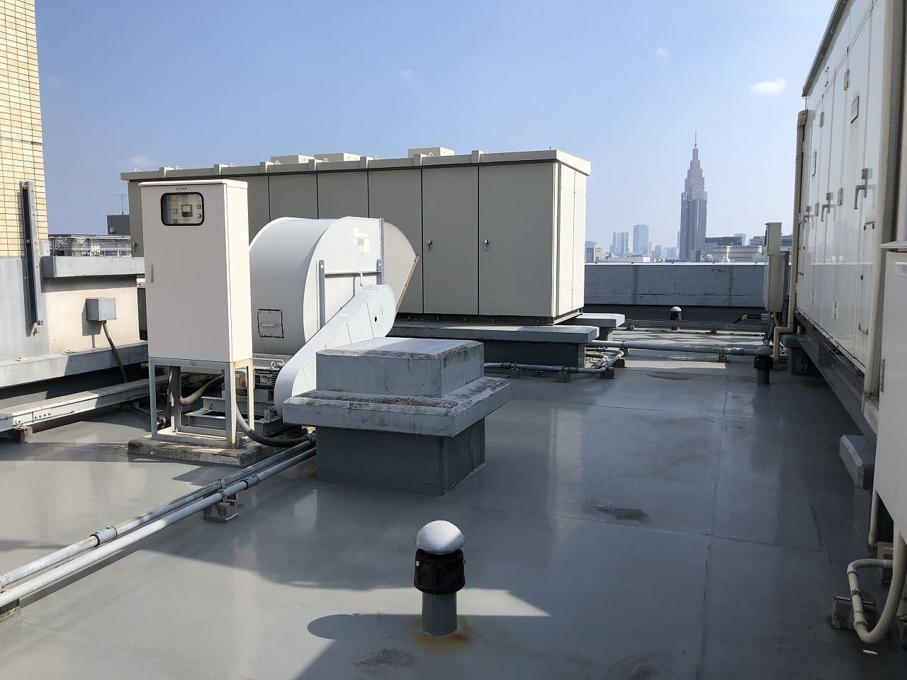 新宿歌舞伎町マンション屋上の写真5