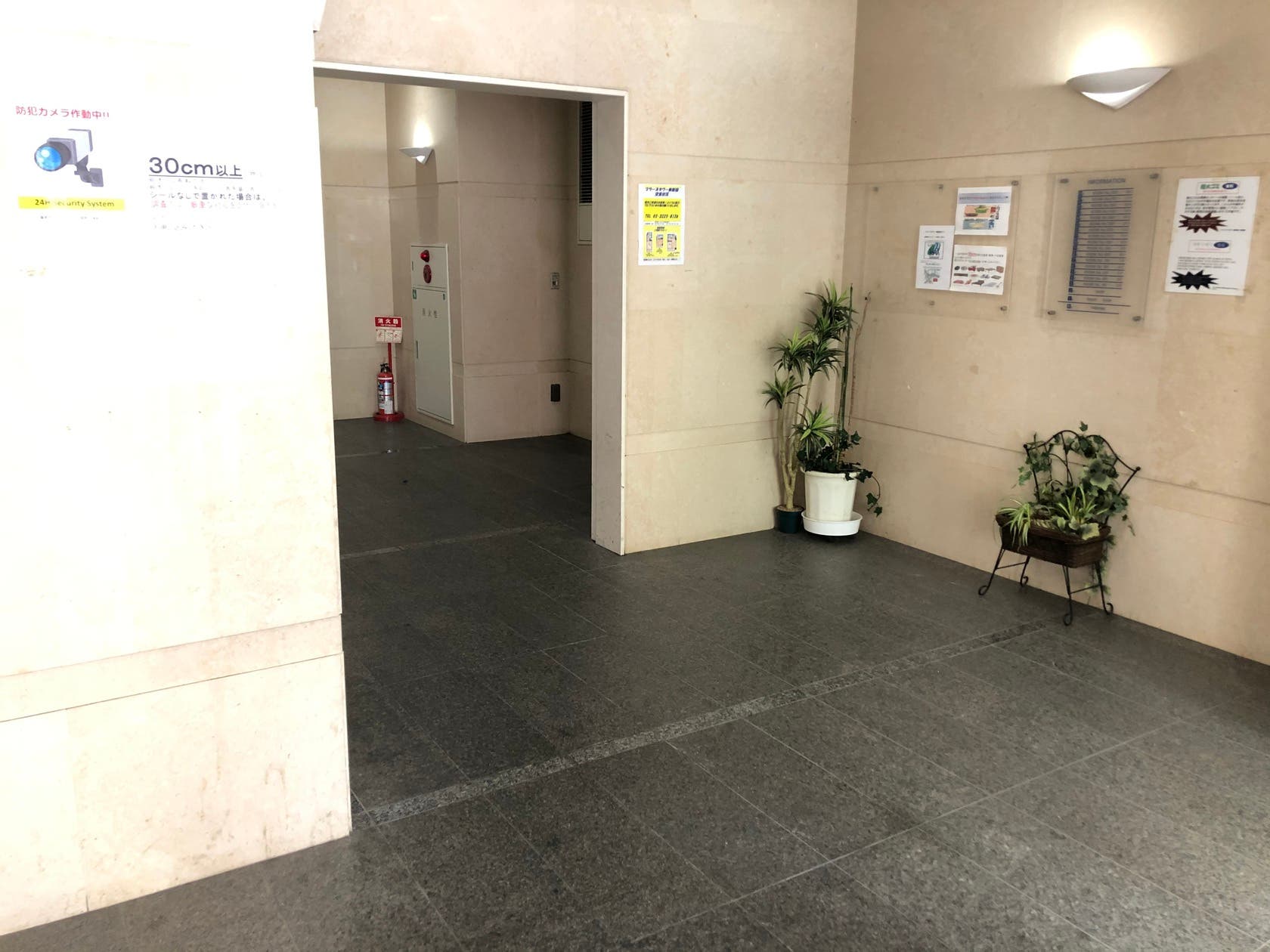 新宿歌舞伎町マンション屋上の写真10